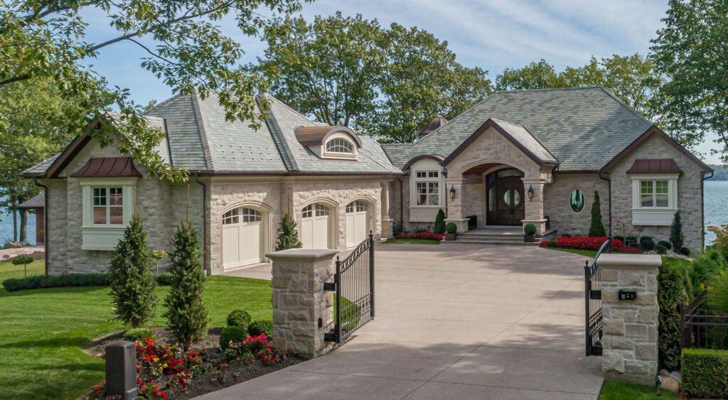 Grandeur Maison | Traditional Custom Waterfront Home Design Barrie